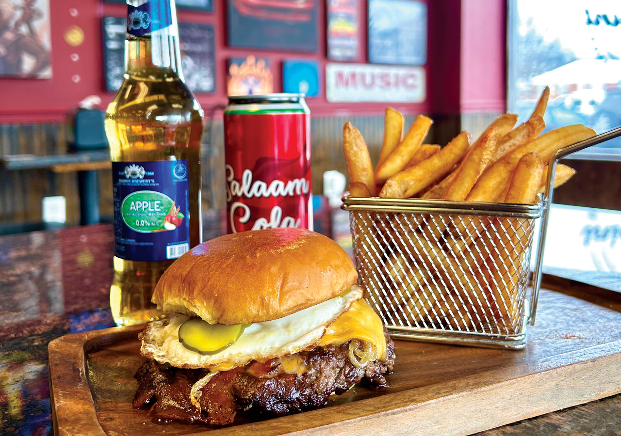 The Smashburgers at Jon’s Joint in Buckingham Are Smashing